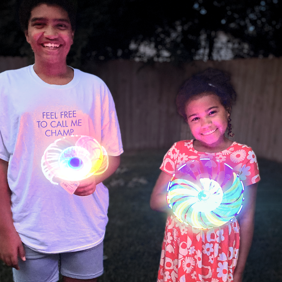 Spinning Light Up Wand | 8 Pack with Batteries – WeGlow International
